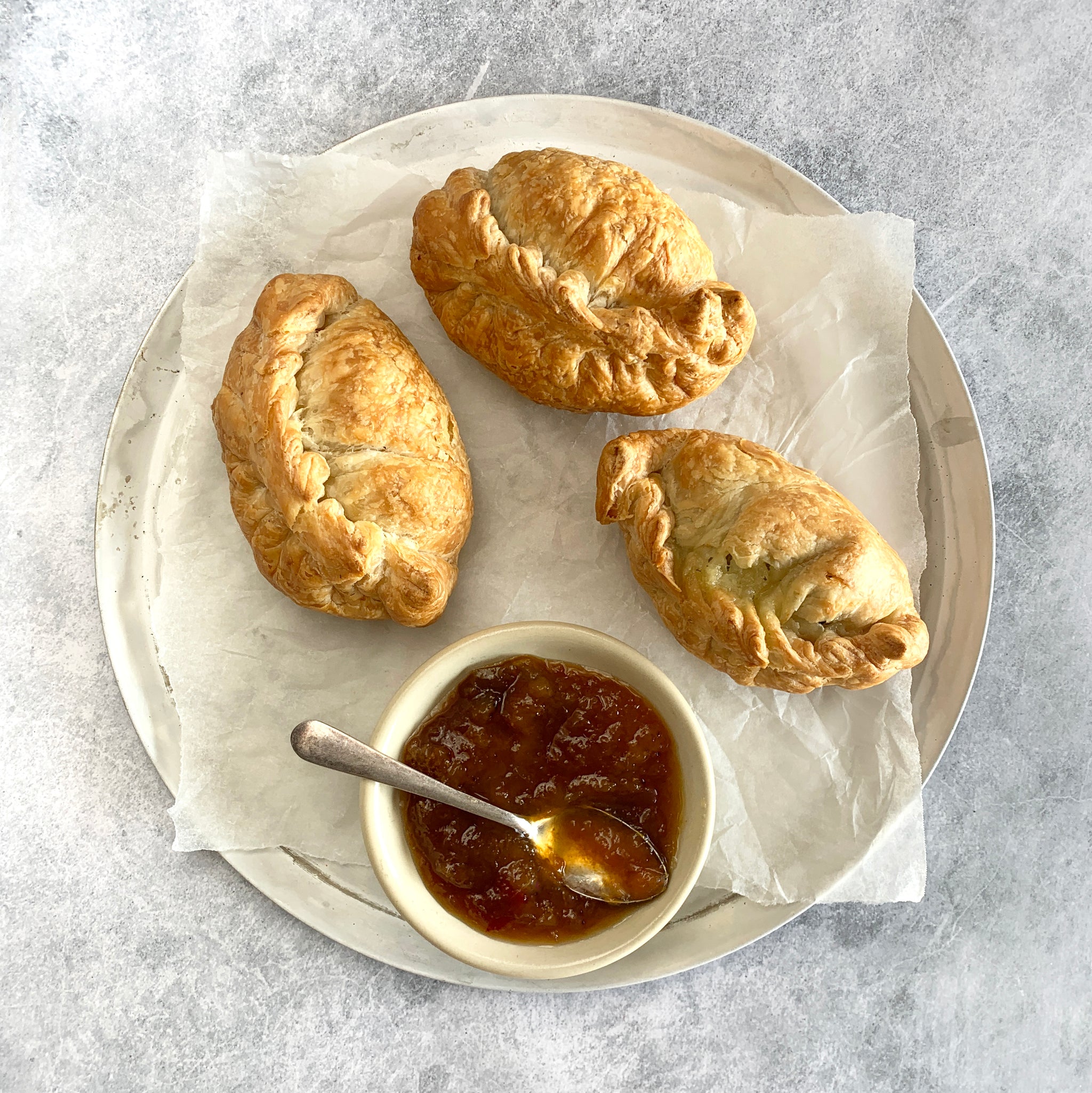 Roti Pocket Stuffed w/ Kashmiri Lamb & Potato – Chefs on Wheels